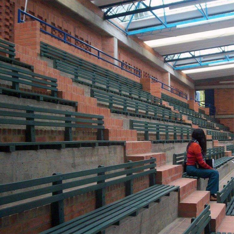 Graderias y Tribunas para Estadios o Escenarios • Plásticas • Movibles