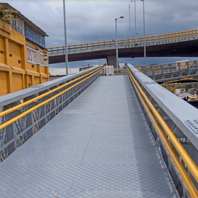 Fabrica de estructuras urbanísticas plasticas Maderplast.