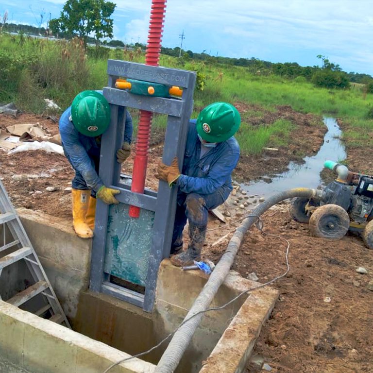 Compuertas planas deslizantes • Fábrica de compuertas murales