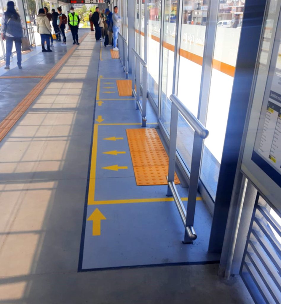 Pisos Podotáctiles para personas invidentes en plástico polipropileno